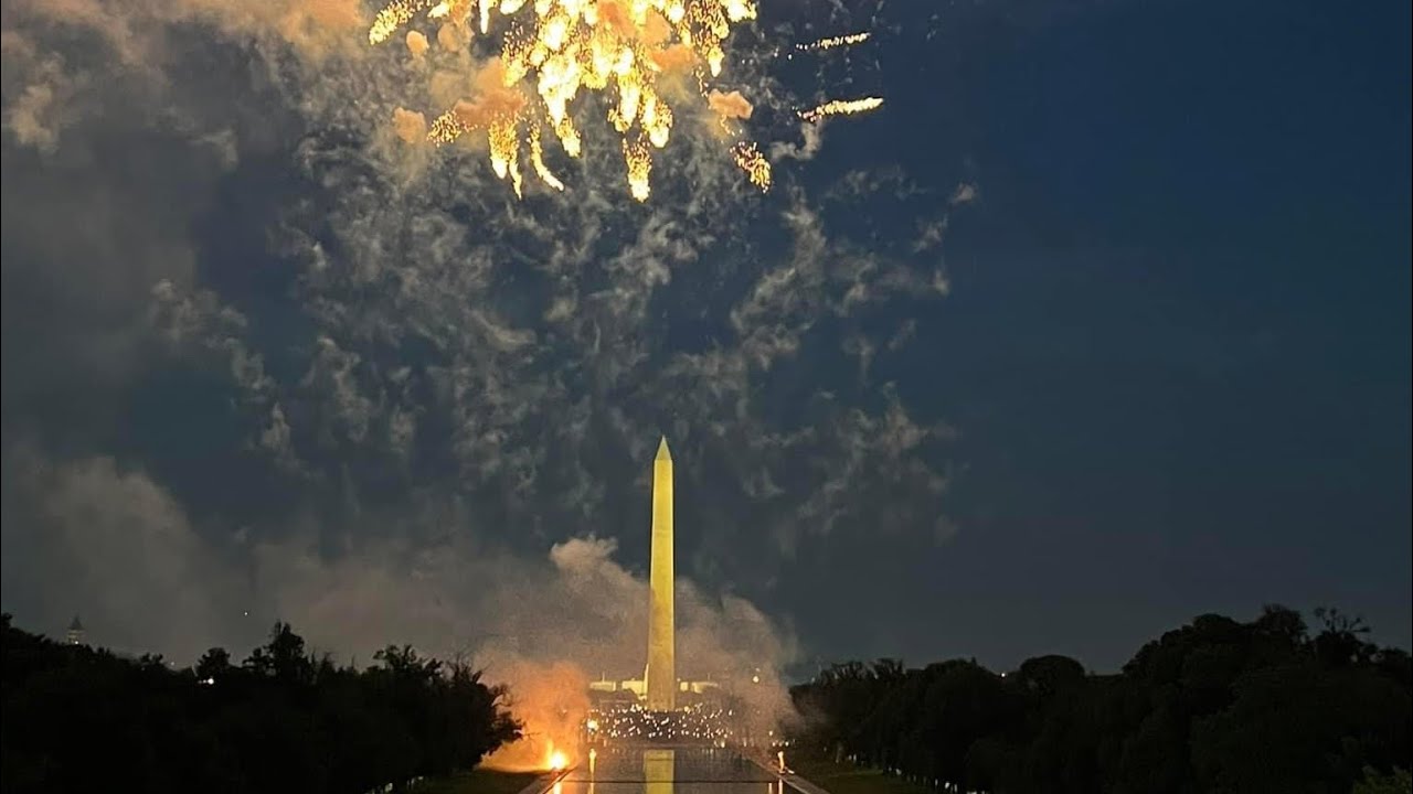 Washington DC Fourth of July fireworks from the Lincoln Memorial ...